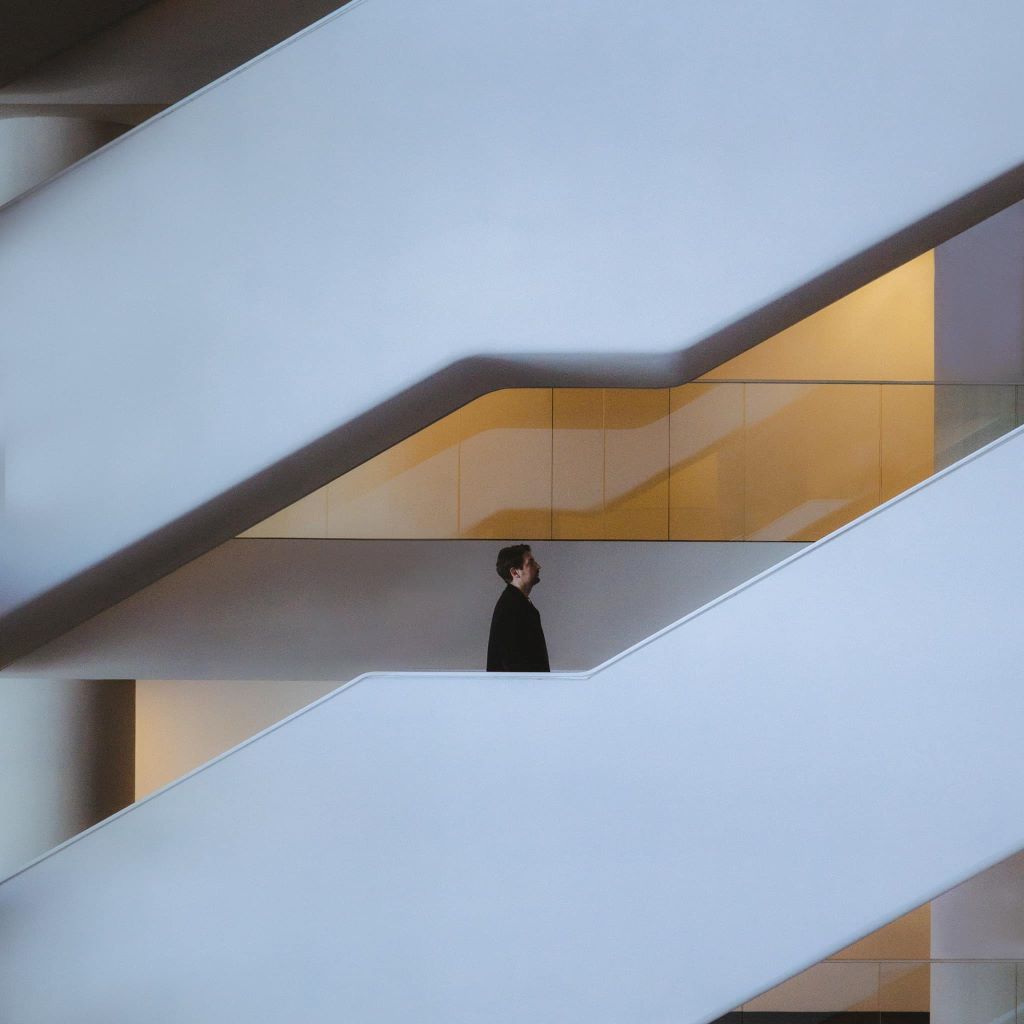 TVB: Garage to hybrydowy gatunek czerpiący inspiracje z hip-hopu, dnb , popu i grime ...