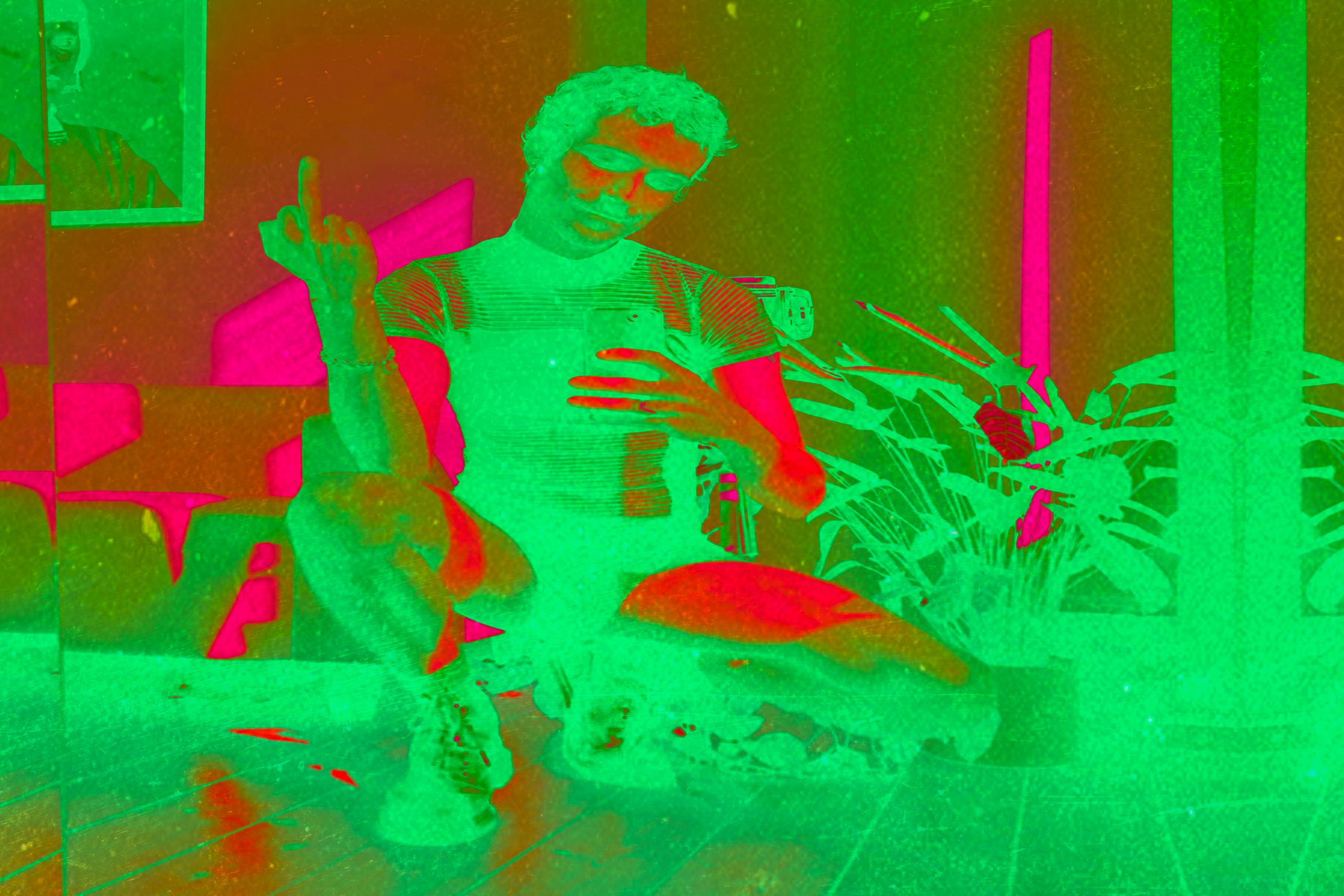 Így öltöznek fel a magyar raverek, ha végre kinyit az ország ...