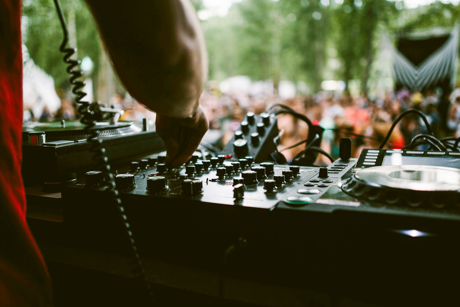 Van DJ a nap alatt: a kövi időszak legjobb open air zenehallgatási ...