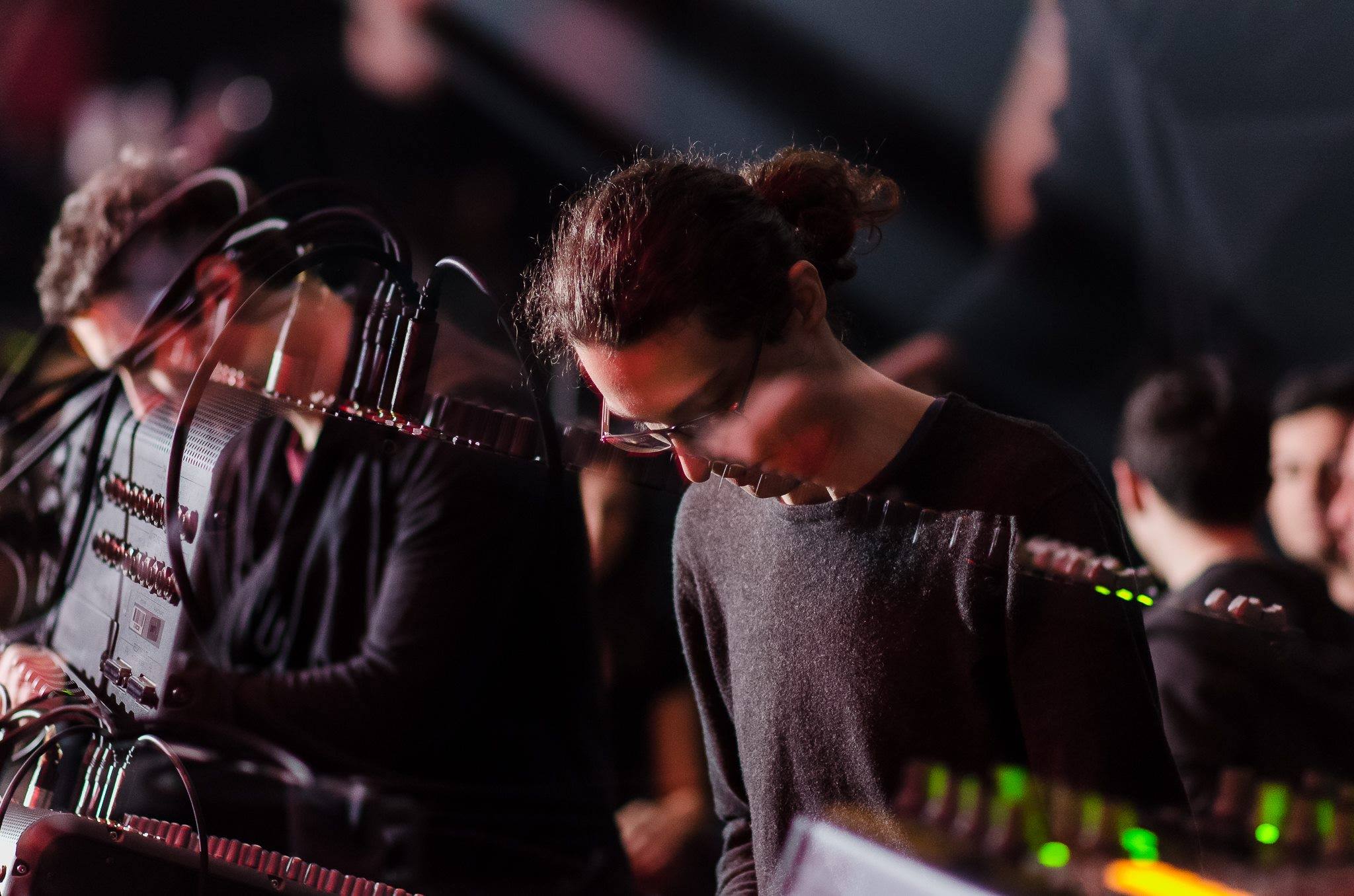 Am surprins signature soundul marca SIT în 5 trackuri excelente ...